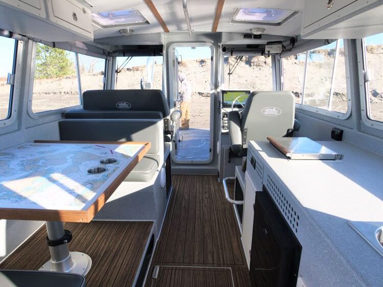 Munson 32' Series / Custom welded aluminum boats.